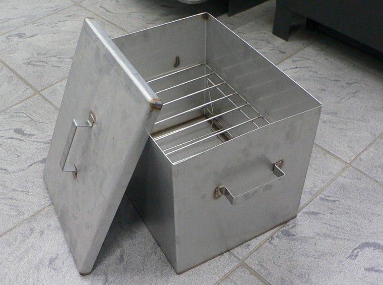 Коптильня горячего копчения своими руками